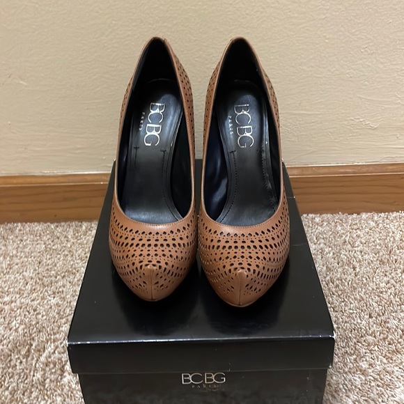 BCBG Paris | Shoes | Bcbg Paris Closed Toe Heel | Poshmark